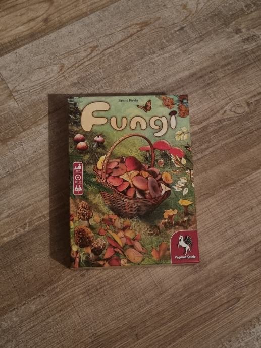 Nova družabna igra s kartami Fungi