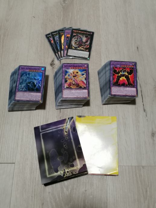 yugioh 300 novih RANDOM kart+2 igralne plošče+5extra kart