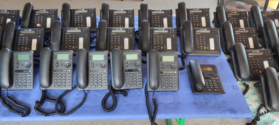 Telefonska centrala z IP telefoni