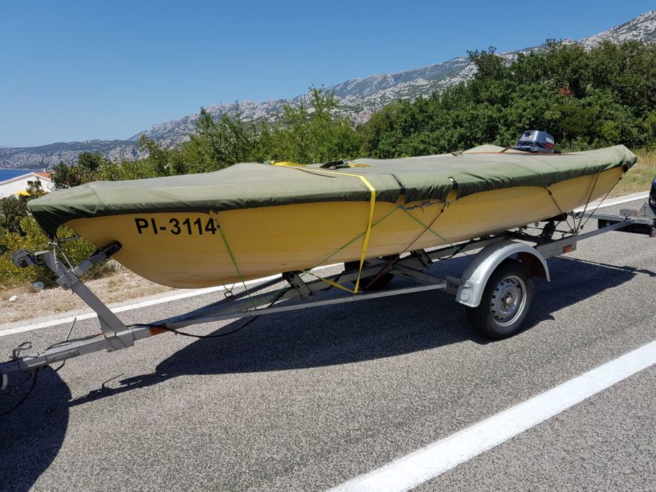 Jadrnica / čoln Elan 430 S