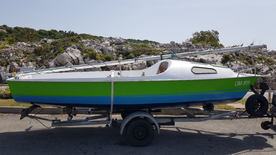 Jadrnica Alpa 550