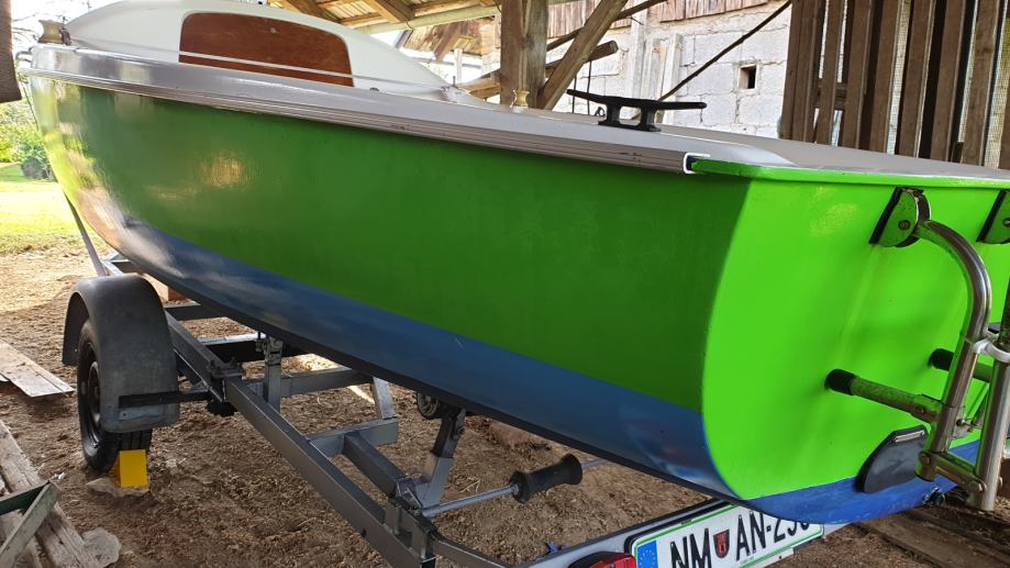 Jadrnica Alpa 550