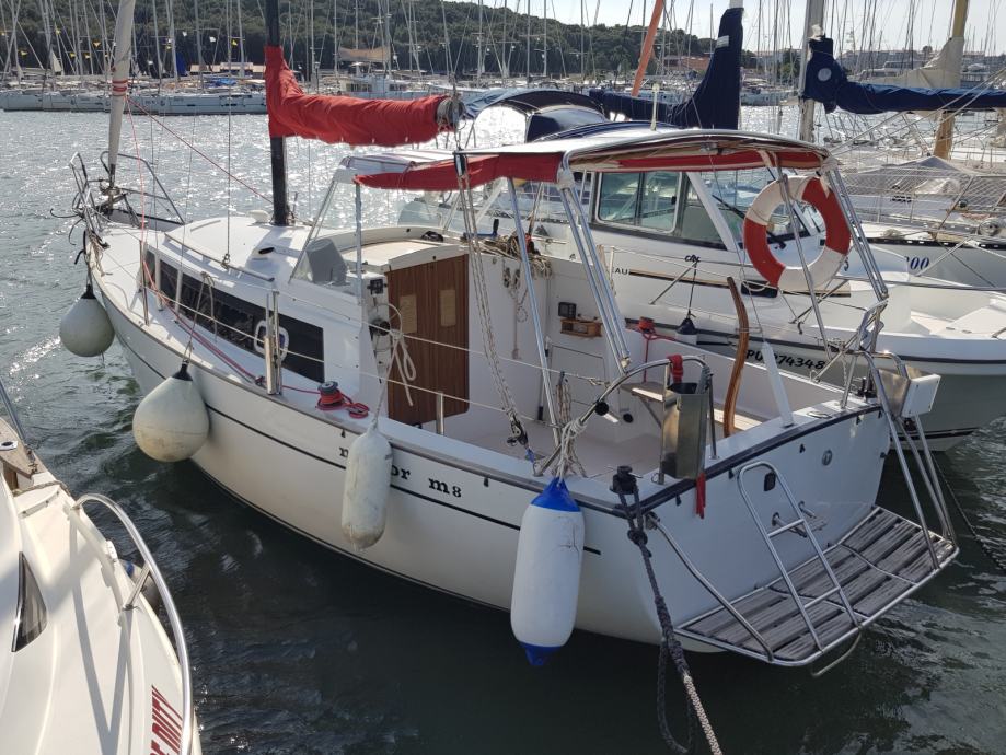 Meteor 8 jadrnica jedrilica motor sailor