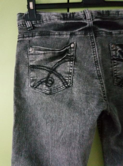 Dekliško/ženske jeans oprijete hlače YFK št 170 obseg pasu 82cm