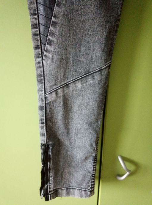 Dekliško/ženske jeans oprijete hlače YFK št 170 obseg pasu 82cm