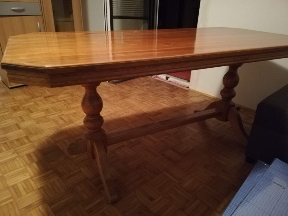 Jedilni kot (miza + kotna klop)