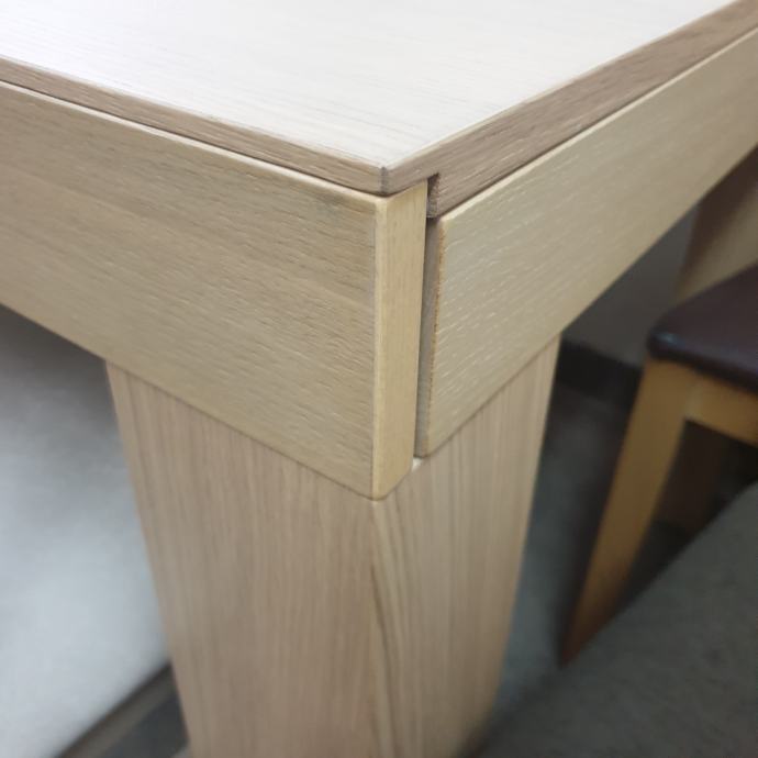 MIZA HRAST MASIVA BARVA BELJEN HRAST 180X90+2 X 45