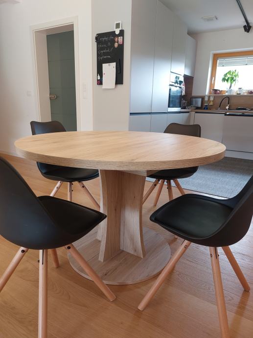 Raztegljiva OKROGLA MIZA