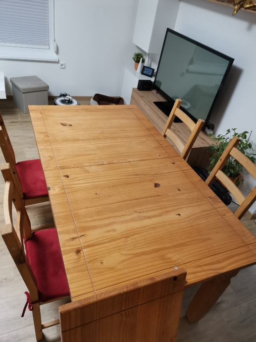 Zložljiva lesena jedilna miza 160/204 s 4 stoli