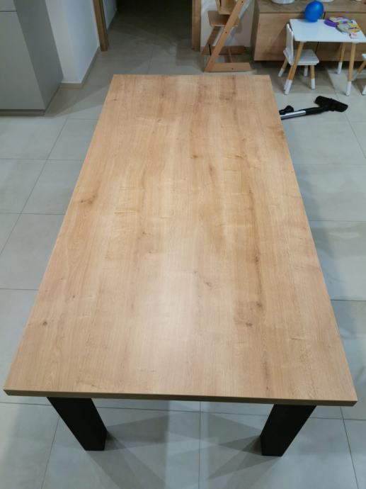Jedilna miza 88x180cm (raztegljiva do 250), 6-10 oseb