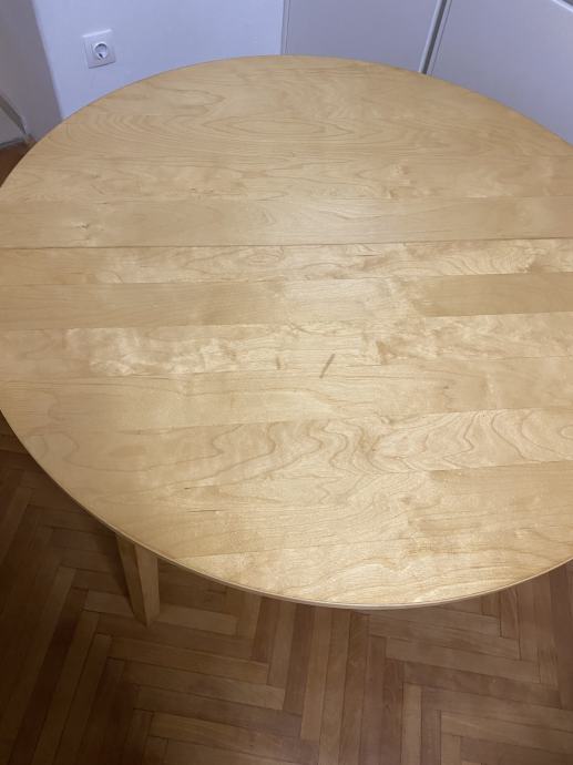 Okrogla raztegljiva miza, premer = 115 cm in 4 pripadajoči stoli