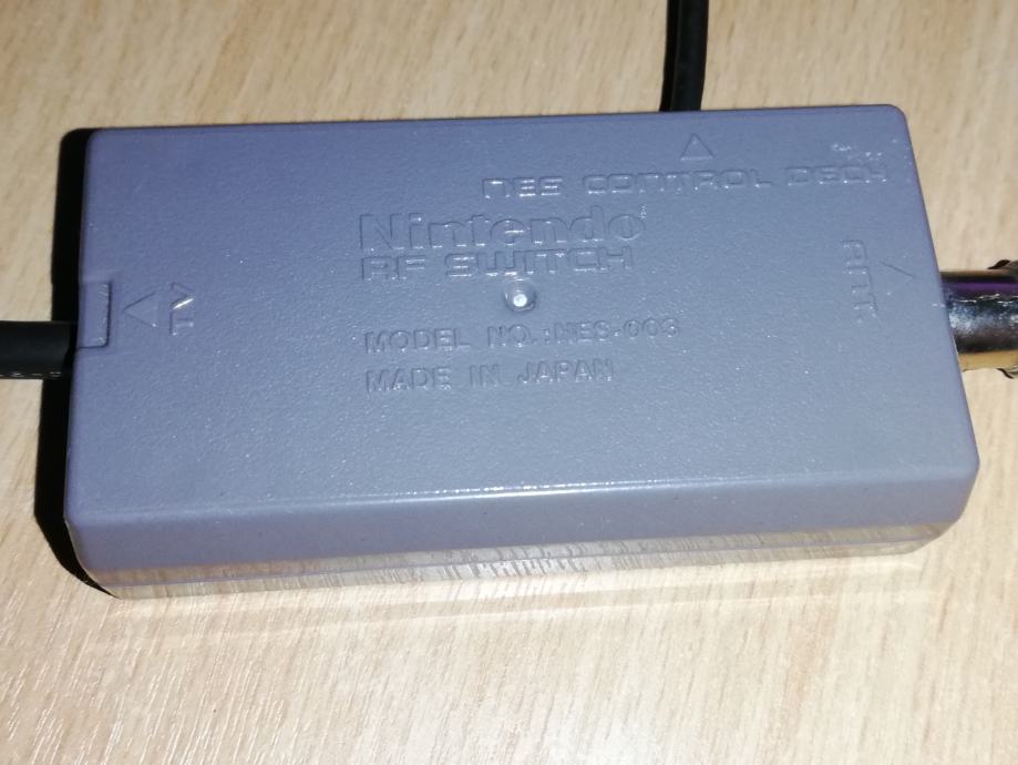 Nintendo NES Control Deck Nintendo RF Switch Model No. NES-003