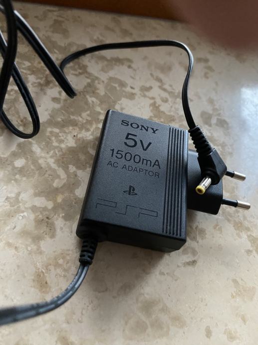 Prodam AC adapter za PSP