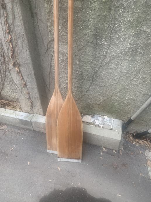 Leseni vesli za kanu