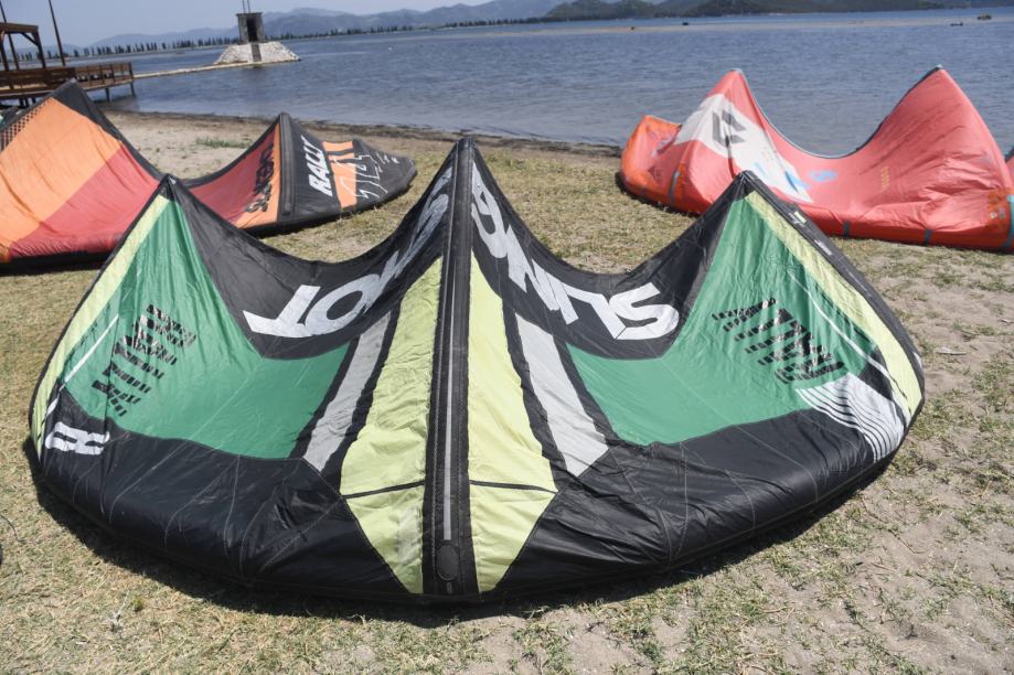Kite SLINGSHOT RALLY 8m 2017 + bar GUARDIAN 20m 2016