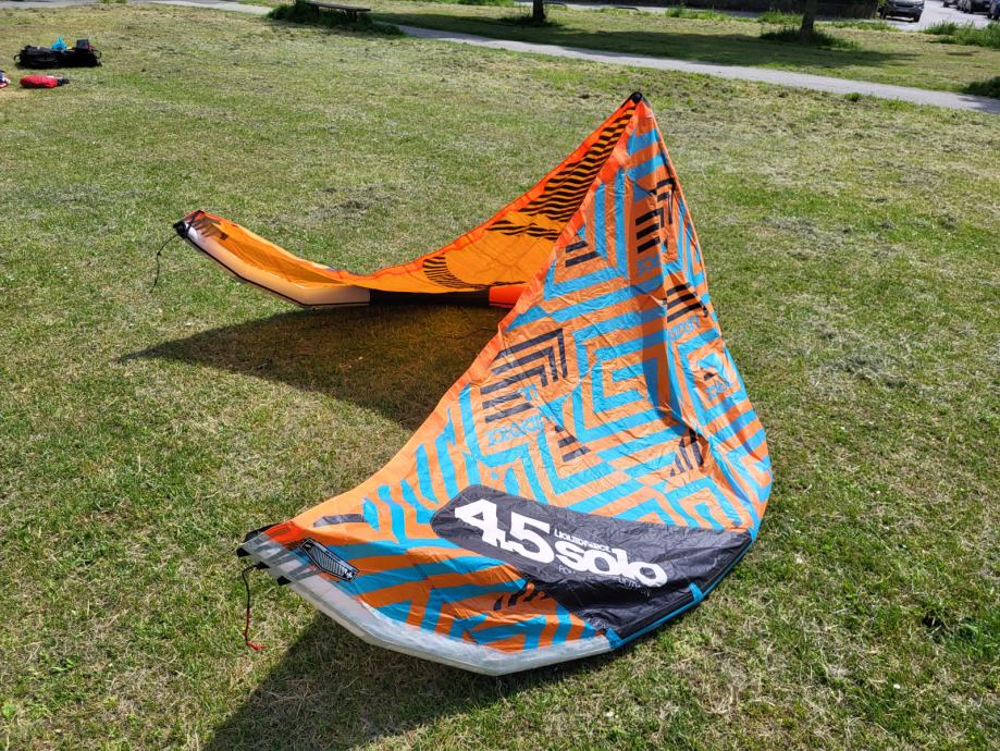 Liquid Force SOLO 4.5 m2 + bar!!!