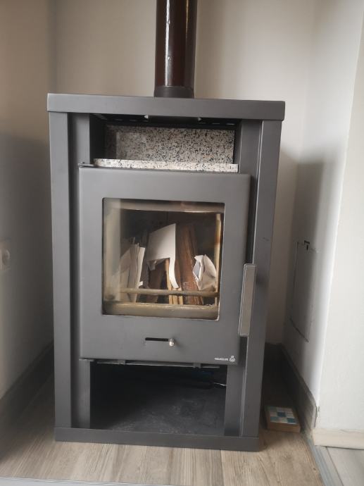 KAMIN NA DRVA