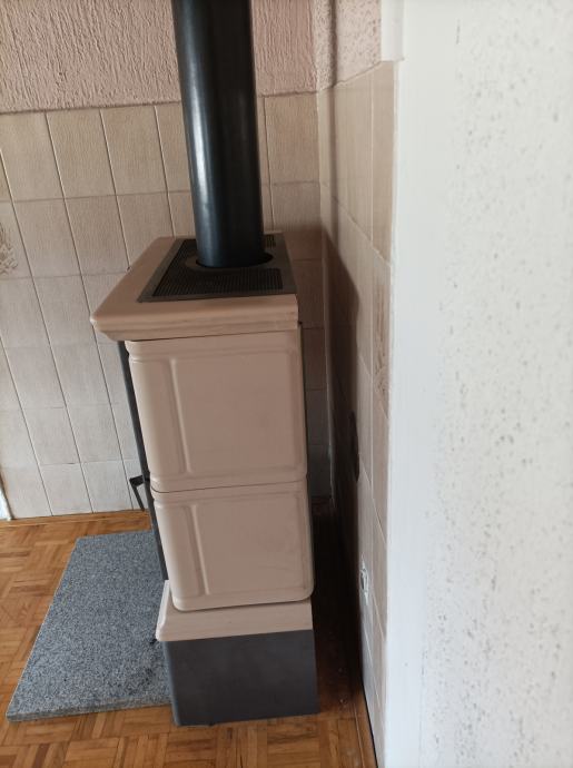 Rabljena kaminska peč na drva