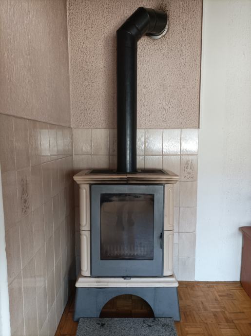 Rabljena kaminska peč na drva