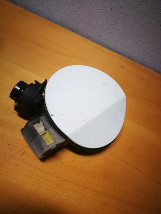 Volkswagen Golf 6 vratca za tank pokrovček