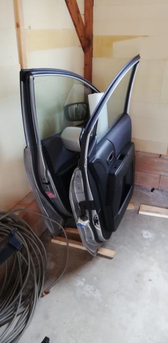 vrata mazda5
