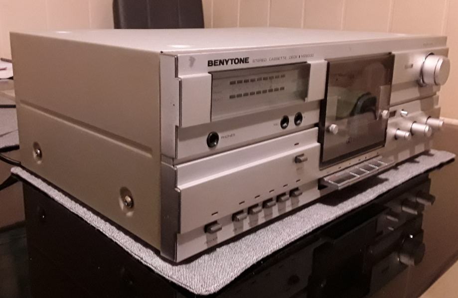 Kasetofon Benytone virtage samo 68e