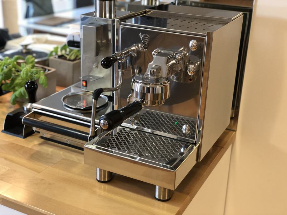 Bezzera BZ09 espresso kavni aparat in BZ005 MN