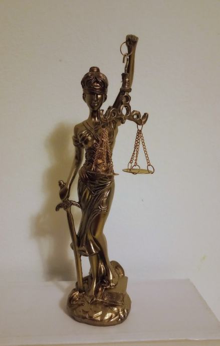 Boginja pravice justicija kip pravo