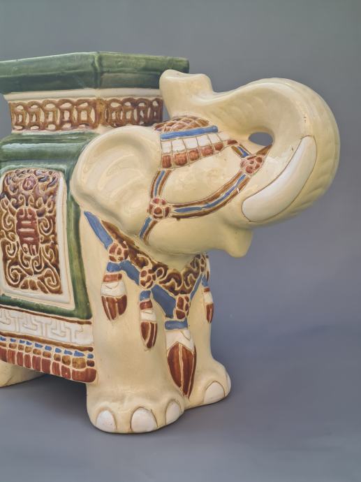 Keramični dekorativni slon