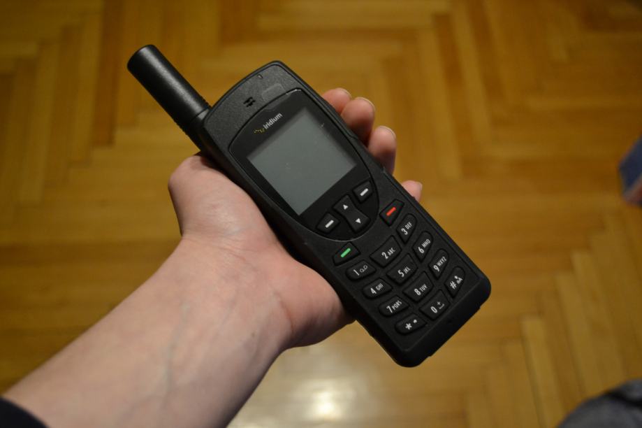 Iridium 9555 satelitski telefon mobitel