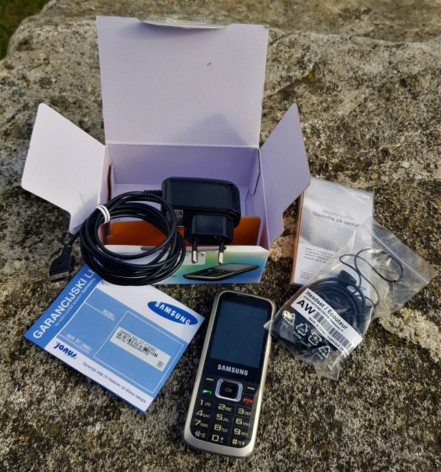 Mobilni telefon Samsung C3060 rabljen odlično ohranjen delujoč