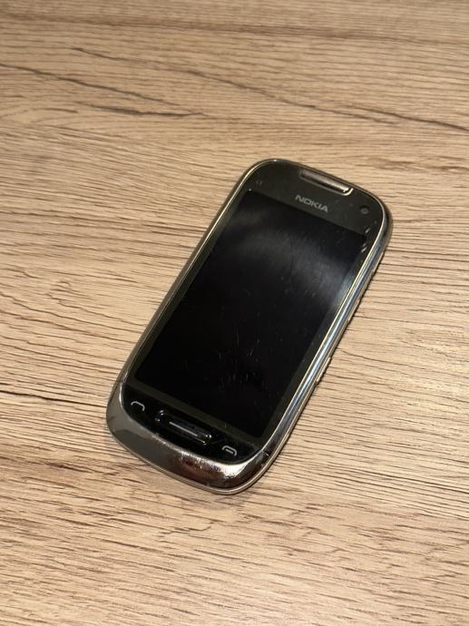 Nokia C7
