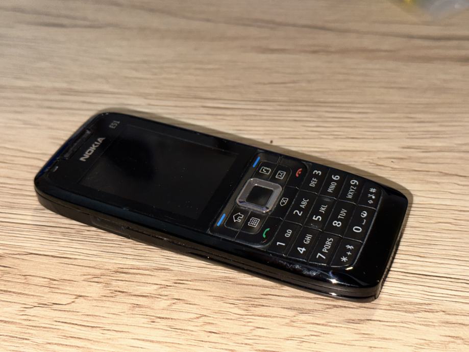 Nokia E51