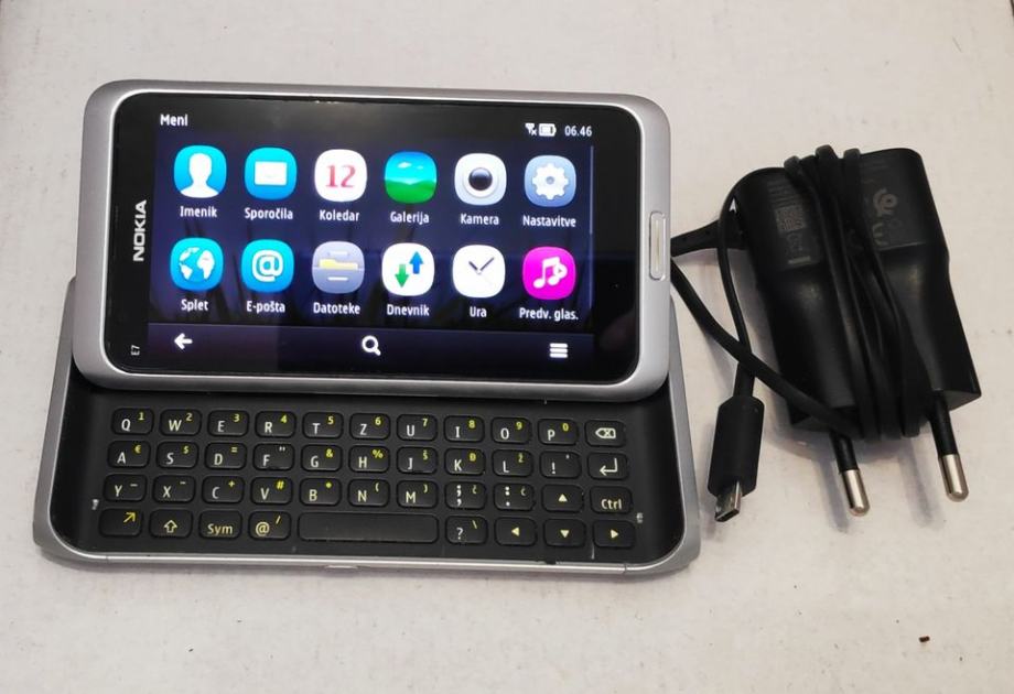 Nokia E7 - 00