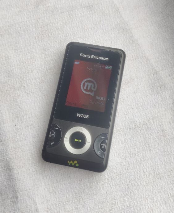 Sony Ericsson W205 klasika