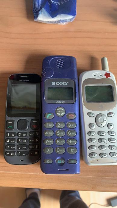 Stari telefoni 3x