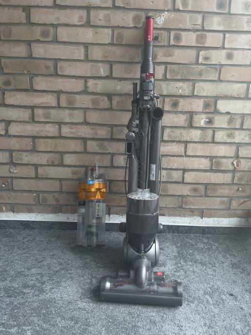 SUPER OHRANJEN SESALEC - Dyson DC18