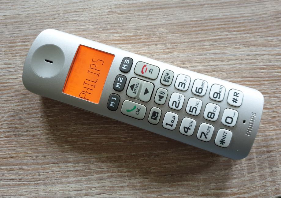 Prenosni telefon Philips XL300