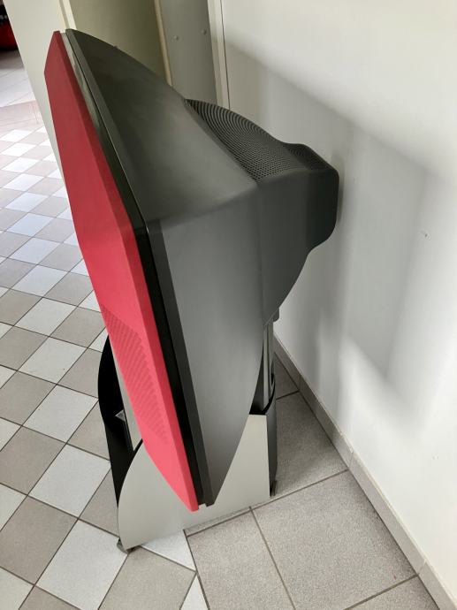 Bang & Olufsen BeoVision 3-32