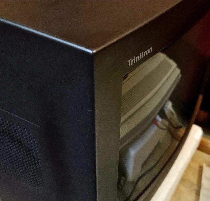 SONY TRINITRON RETRO GAMING TV MONITOR