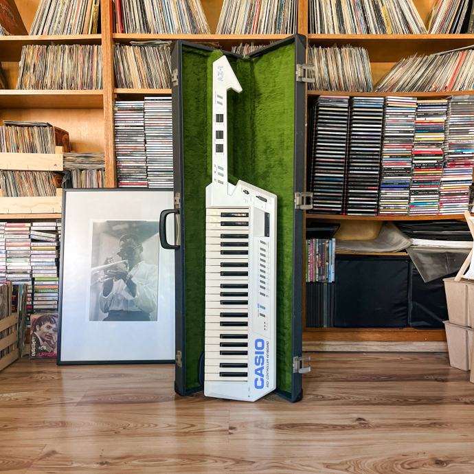 Casio AZ-1 Keytar Vintage (Very rare)