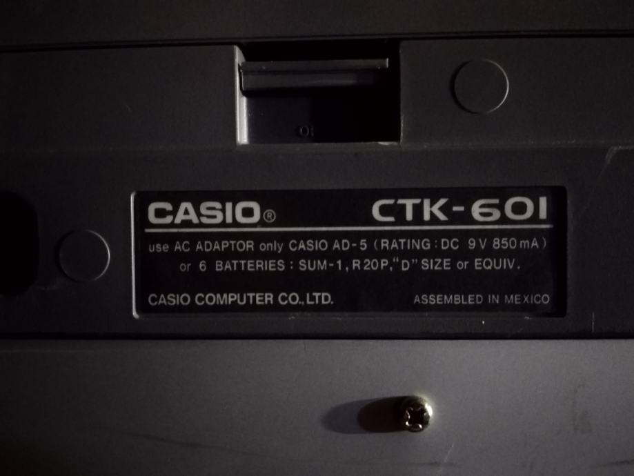 Casio CTK-601 klaviatura tipkovnica keyboard sintesajzer