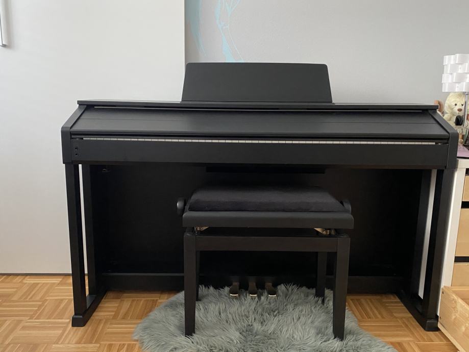 Clavinova casio+nastavljiv stol