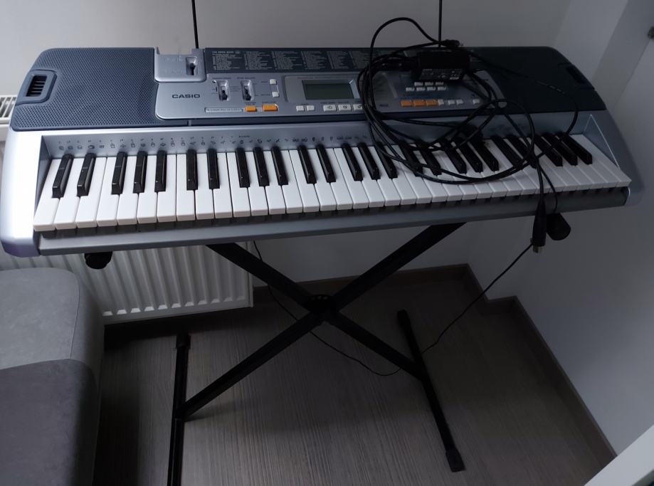 Klaviatura Casio LK-110 s stojalom