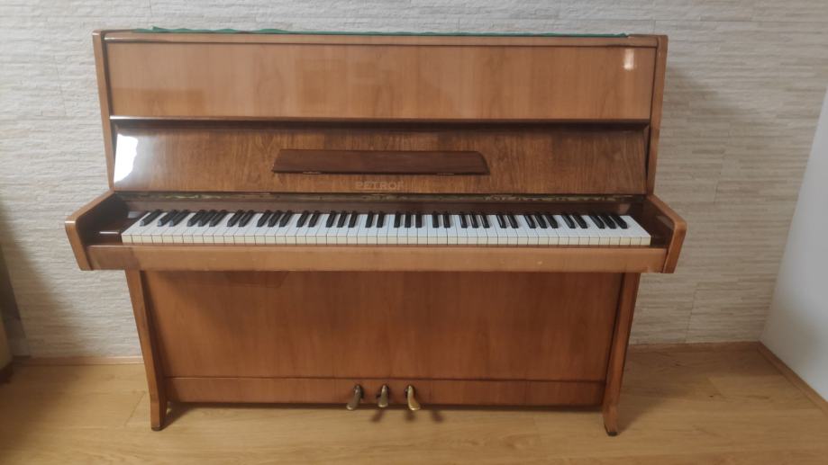 Klavir; Piano, Petrof
