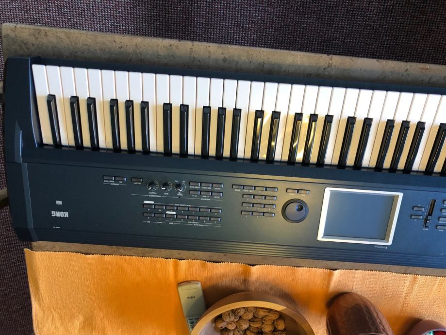 Korg TRITON EXTREME 76 + EXB-MOSS (kot nov!)