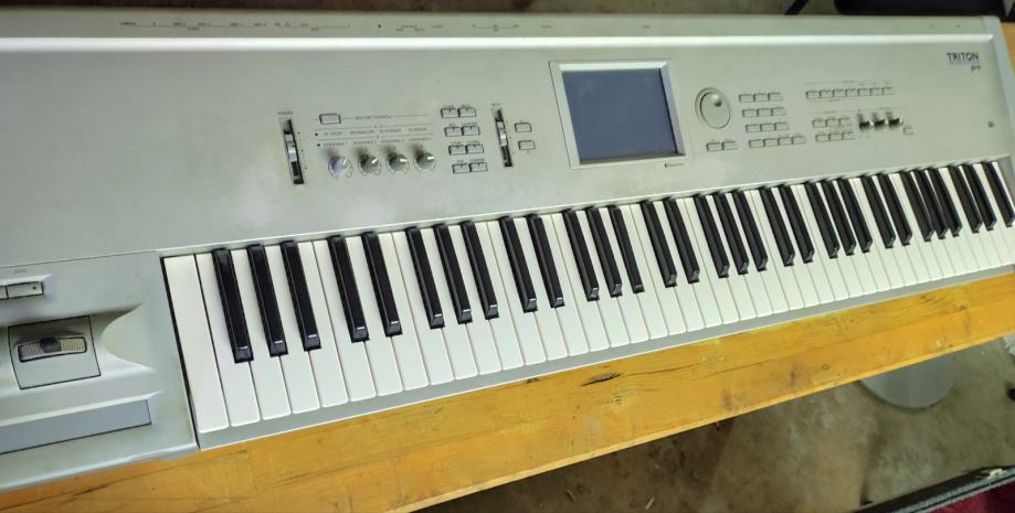 Korg Triton PRO 76