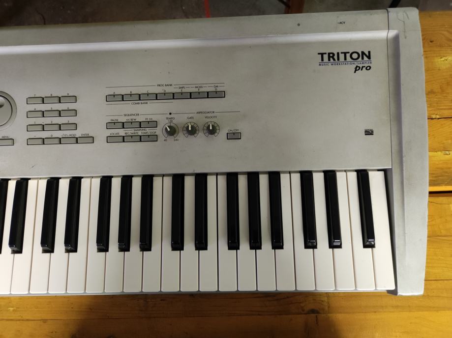 Korg Triton PRO 76