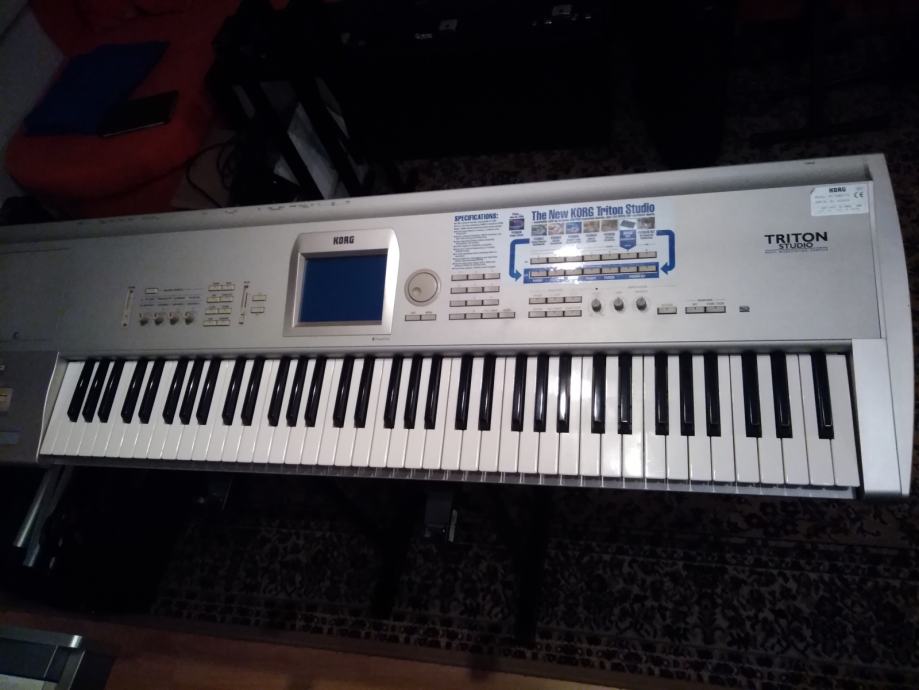 KORG triton studio 76
