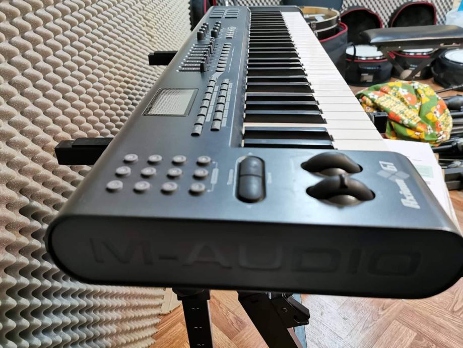 M-AUDIO Axiom 61 midi kontroler